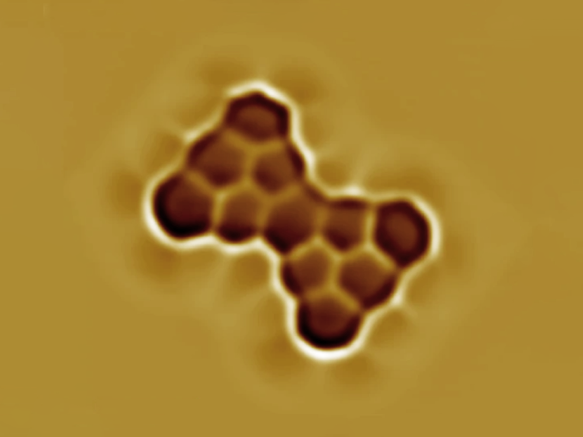 Customisable 2D polymers and magnetic bow-tie graphene open door to new ...